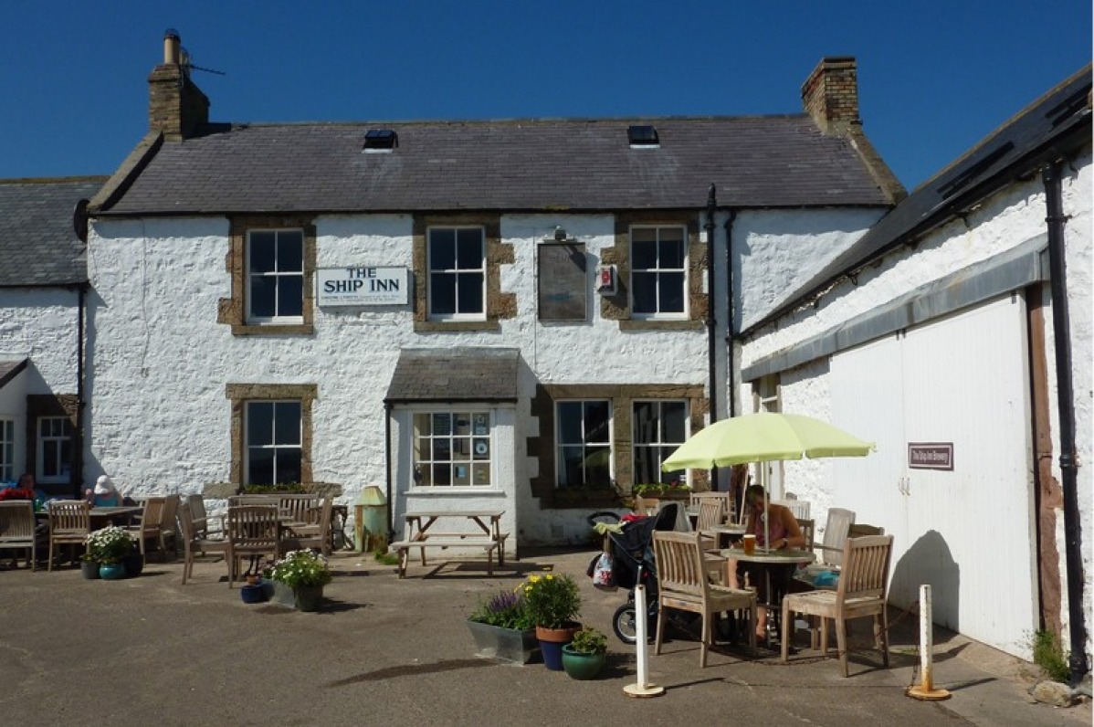 The Best Northumberland Coastal Pubs for 2025 | Living North