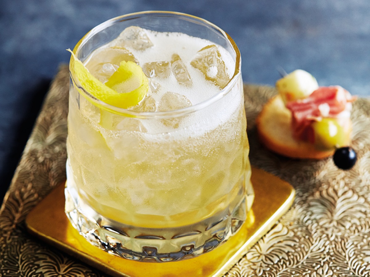 Quick and Easy Cocktail Recipes for Winter Including Sparkling ...