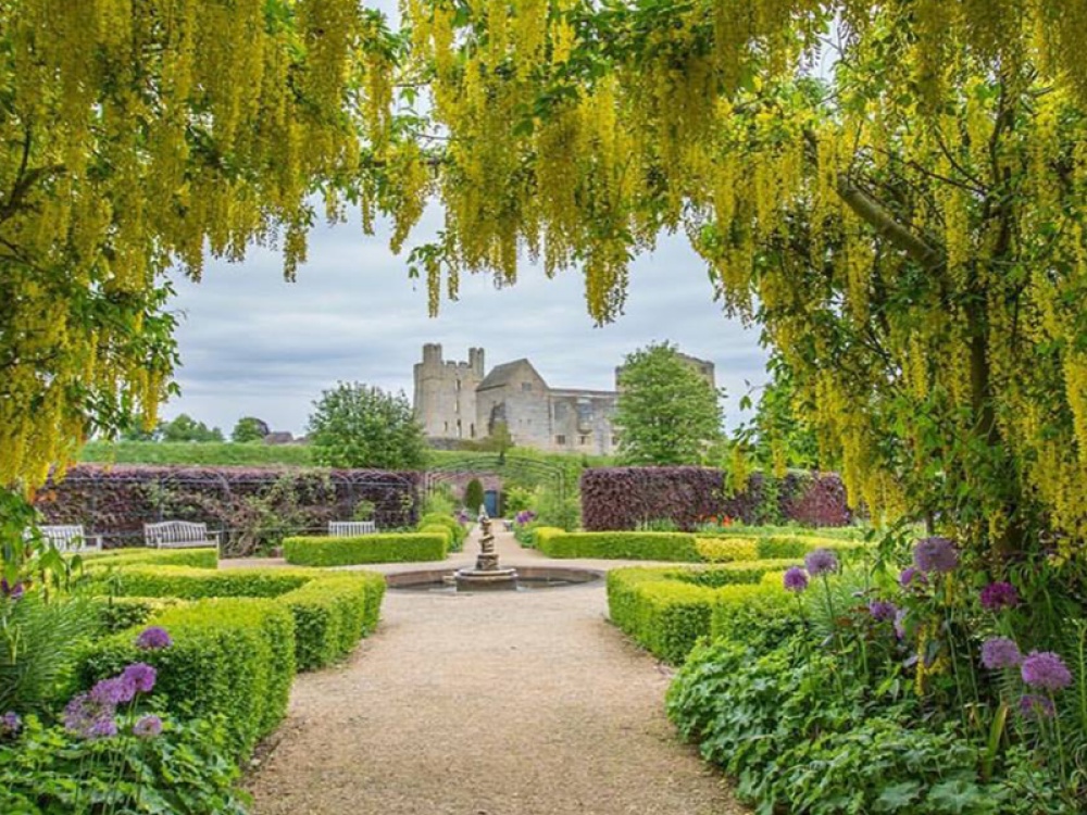 The Best Gardens to Visit in Yorkshire including Castle Howard, Temple ...