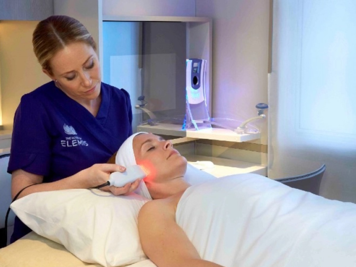 How Does the Elemis Biotec Pro-Glow Genius Facial+ Work? | Living North
