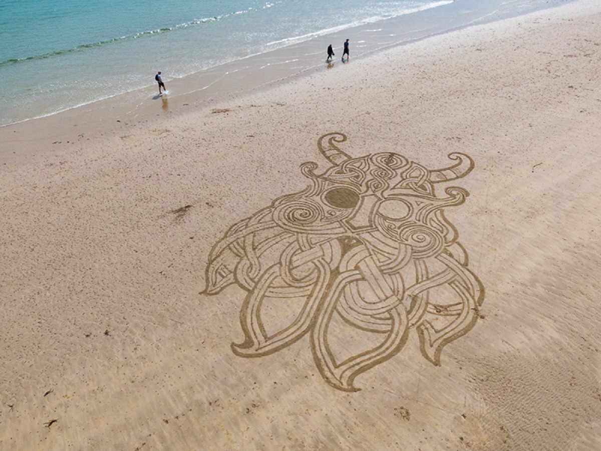 See the Incredible Sand Artwork that this Former North East GP Creates ...
