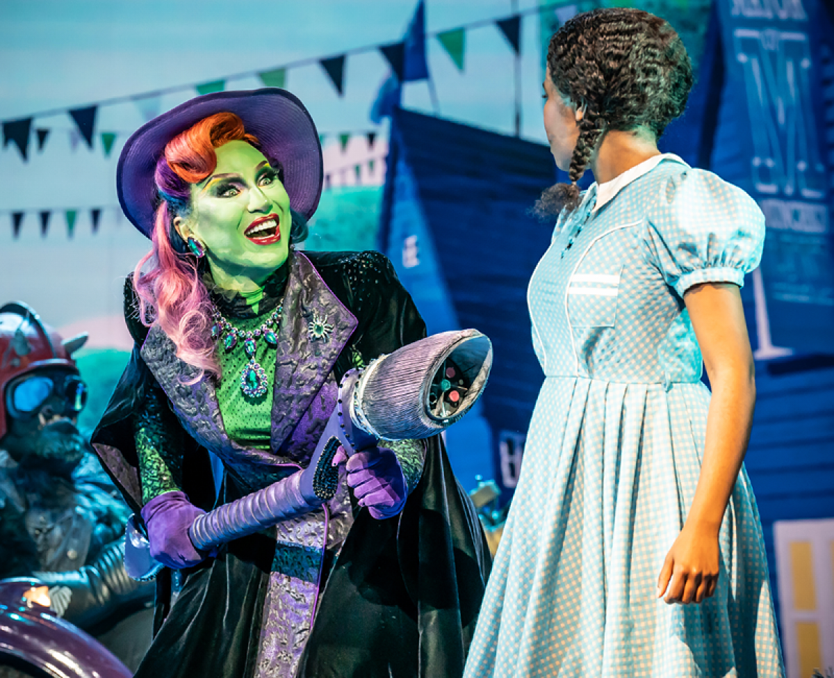 RuPaul's Drag Race UK Winner The Vivienne in The Wizard of Oz at ...