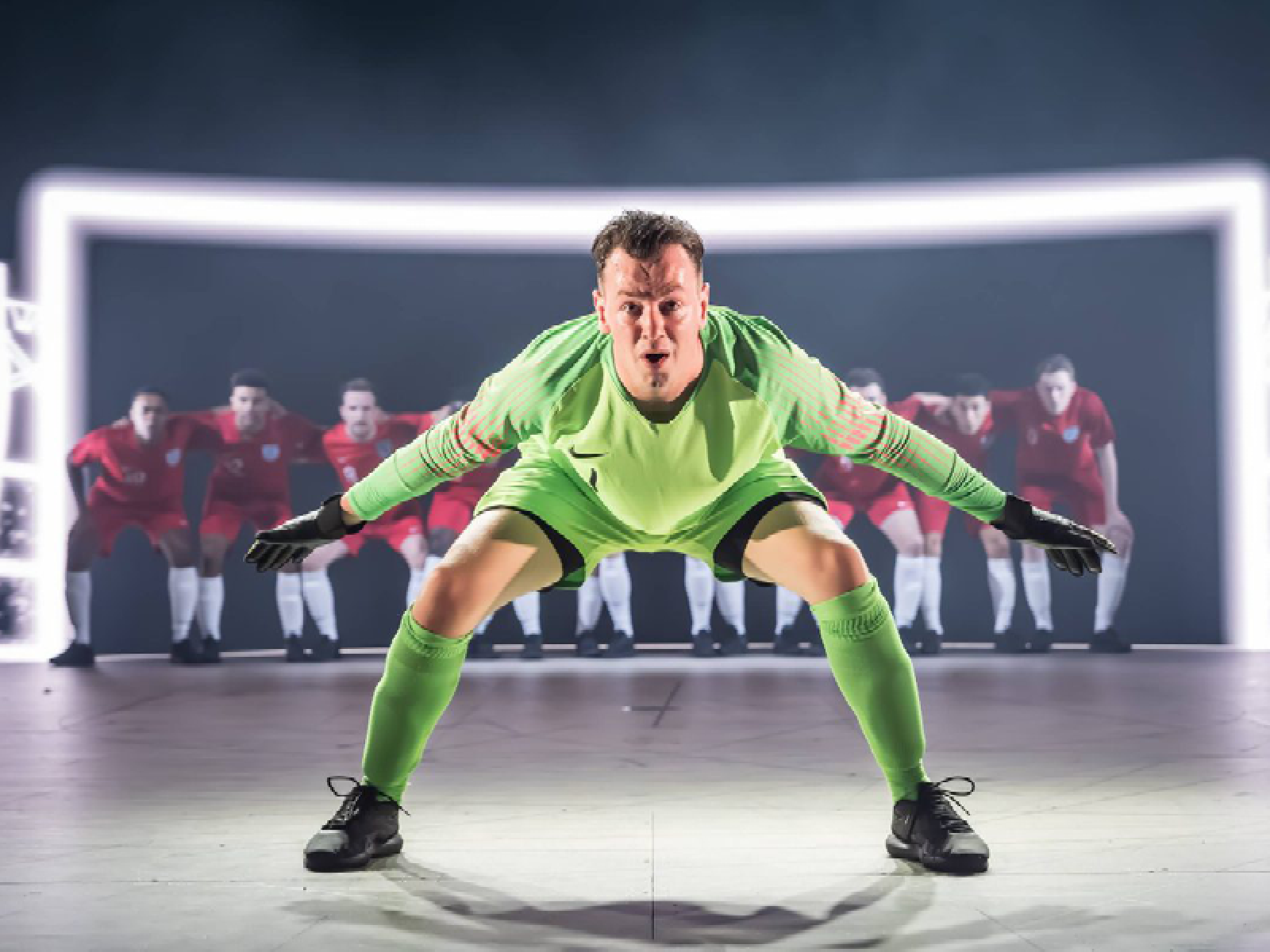 Review of James Graham's Dear England at Newcastle Theatre Royal ...